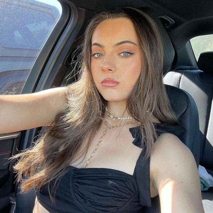 Ava Allan image