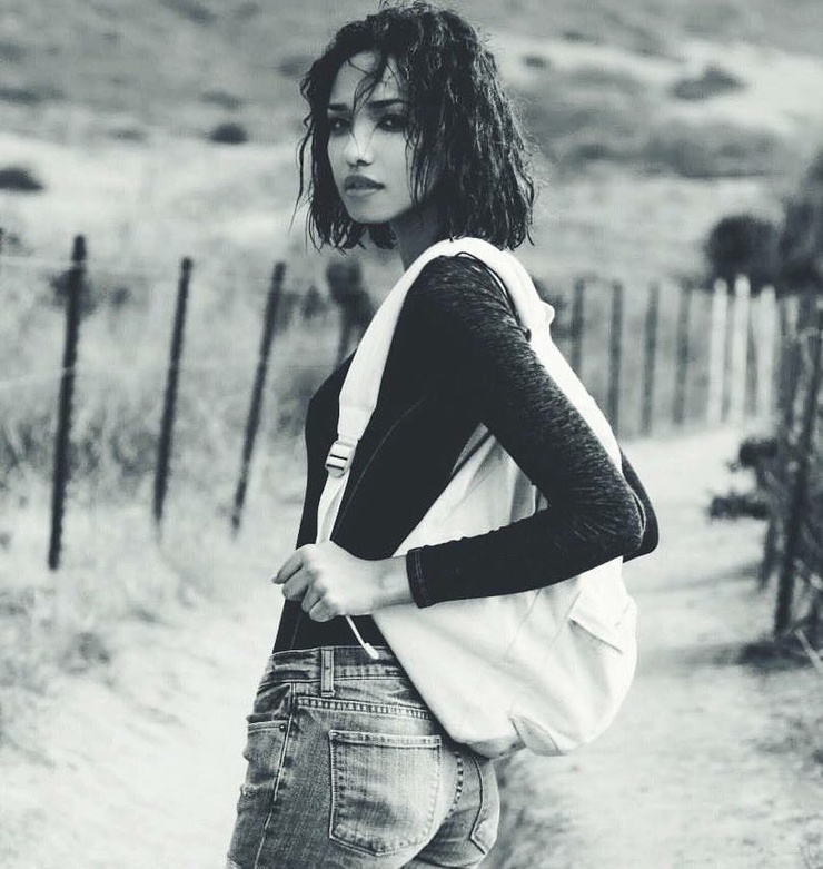 Picture of EnJoli Mignon