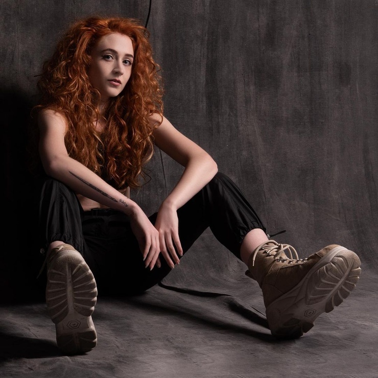 Picture of Janet Devlin