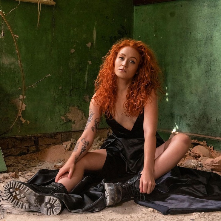 Image of Janet Devlin