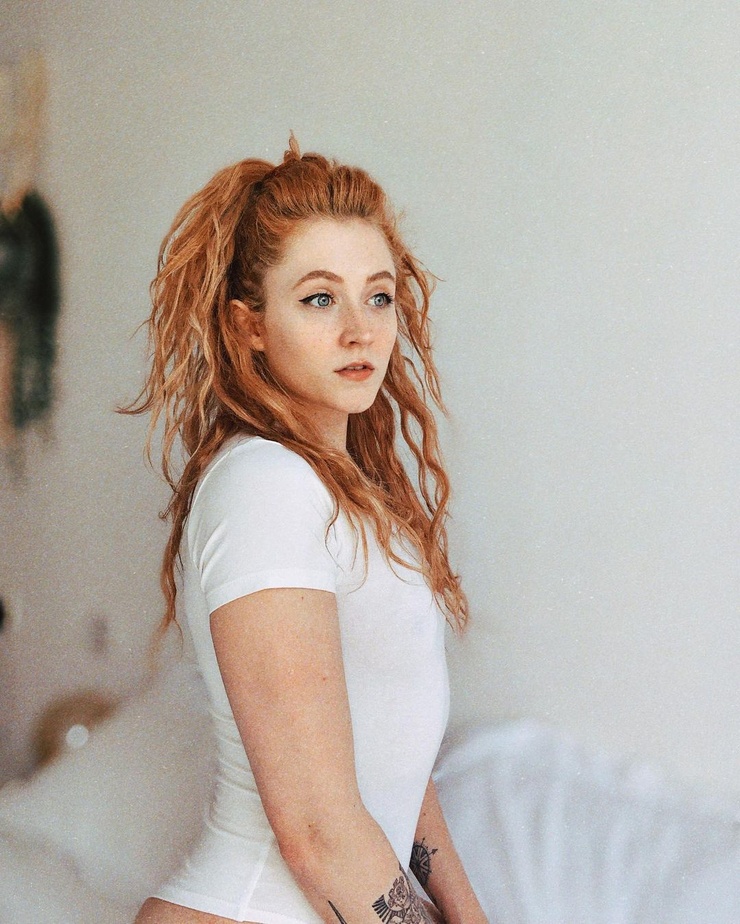 Picture of Janet Devlin