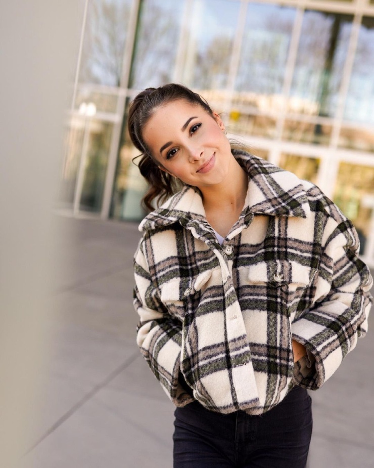 Picture of Lara Kimpel