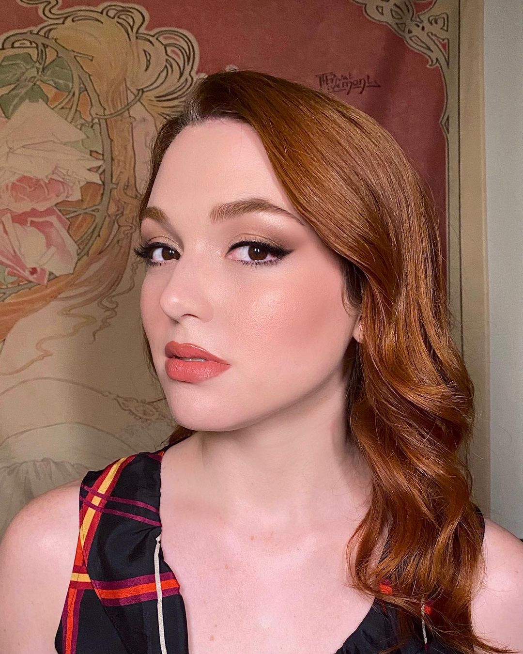 Jennifer Stone image