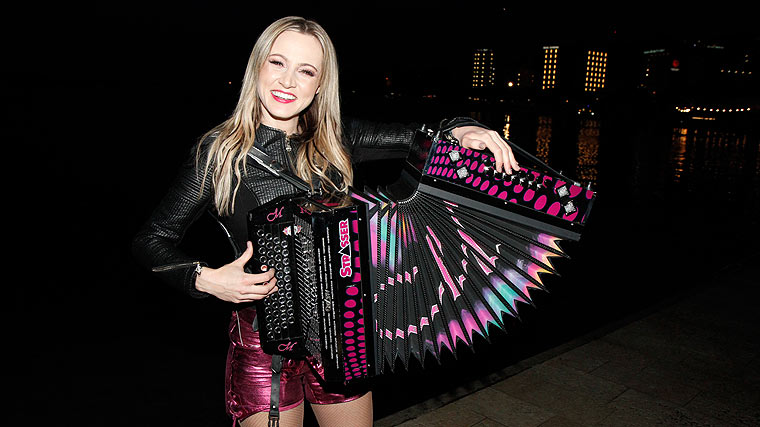 Melissa Naschenweng image