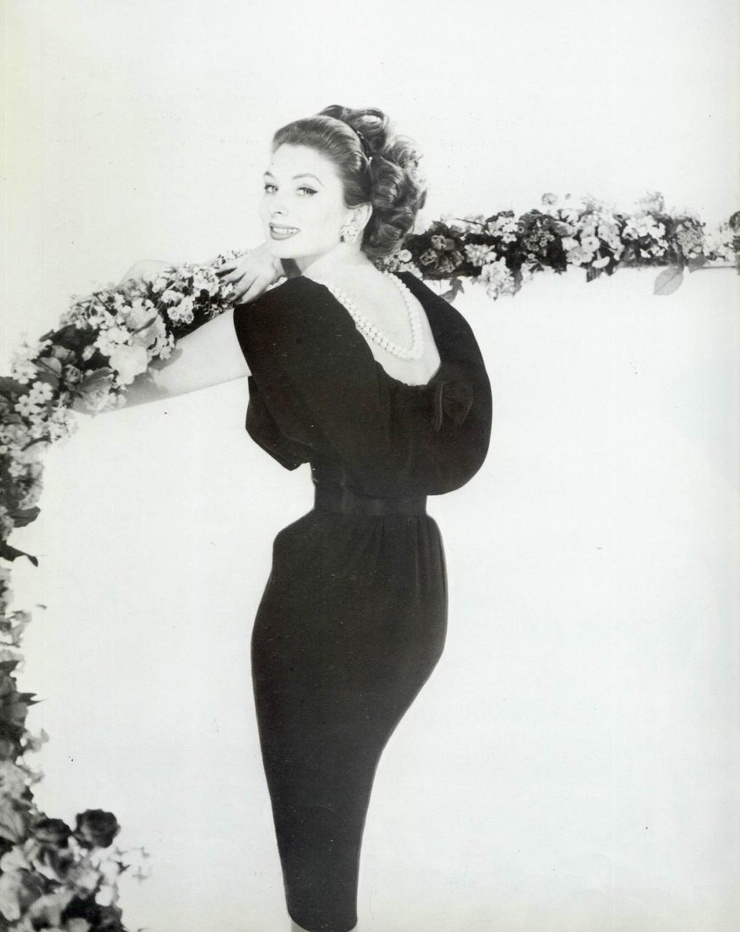 Suzy Parker image