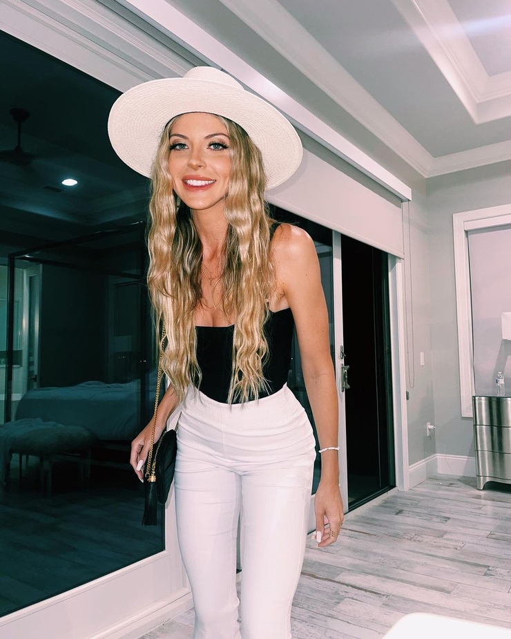 Ashley Schultz image