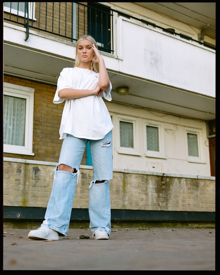 Picture of Mimi Slinger