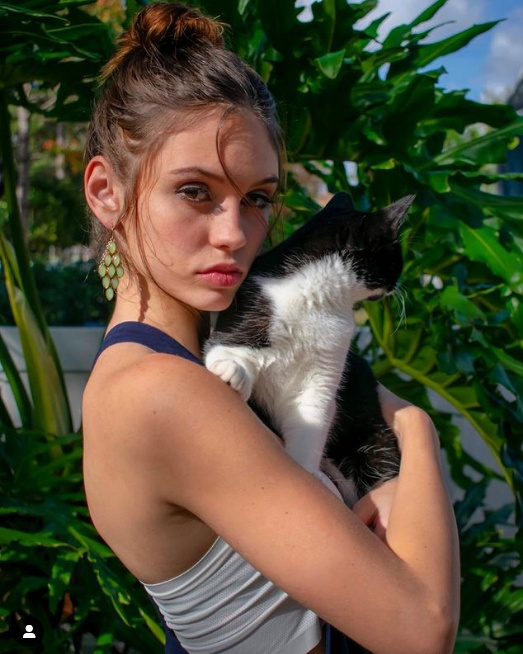 Picture of Maya Waverly