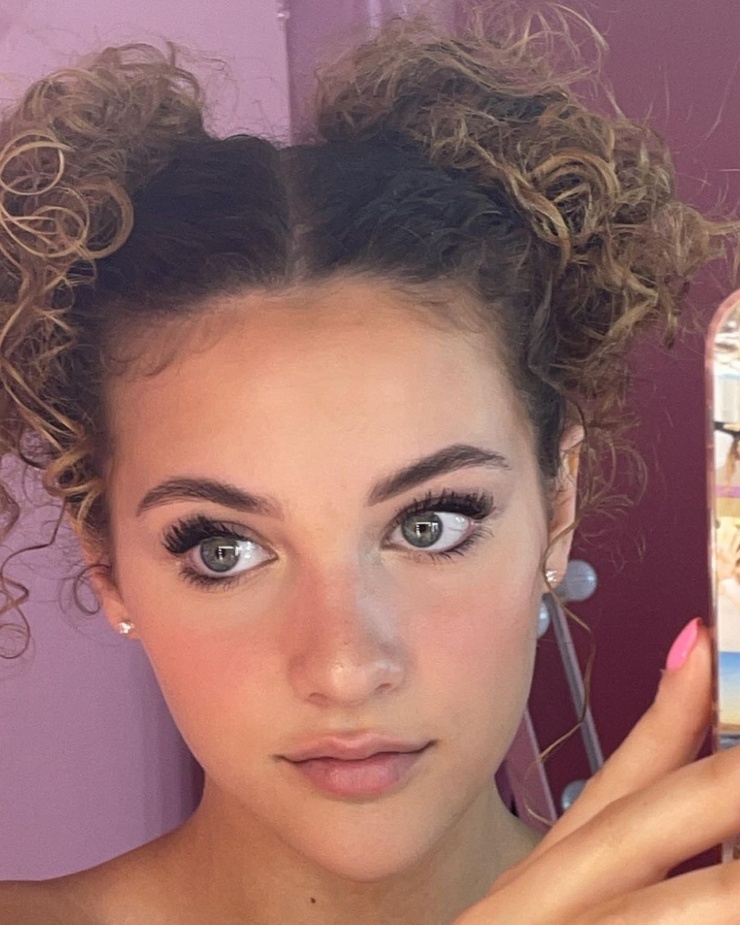 Picture of Sofie Dossi