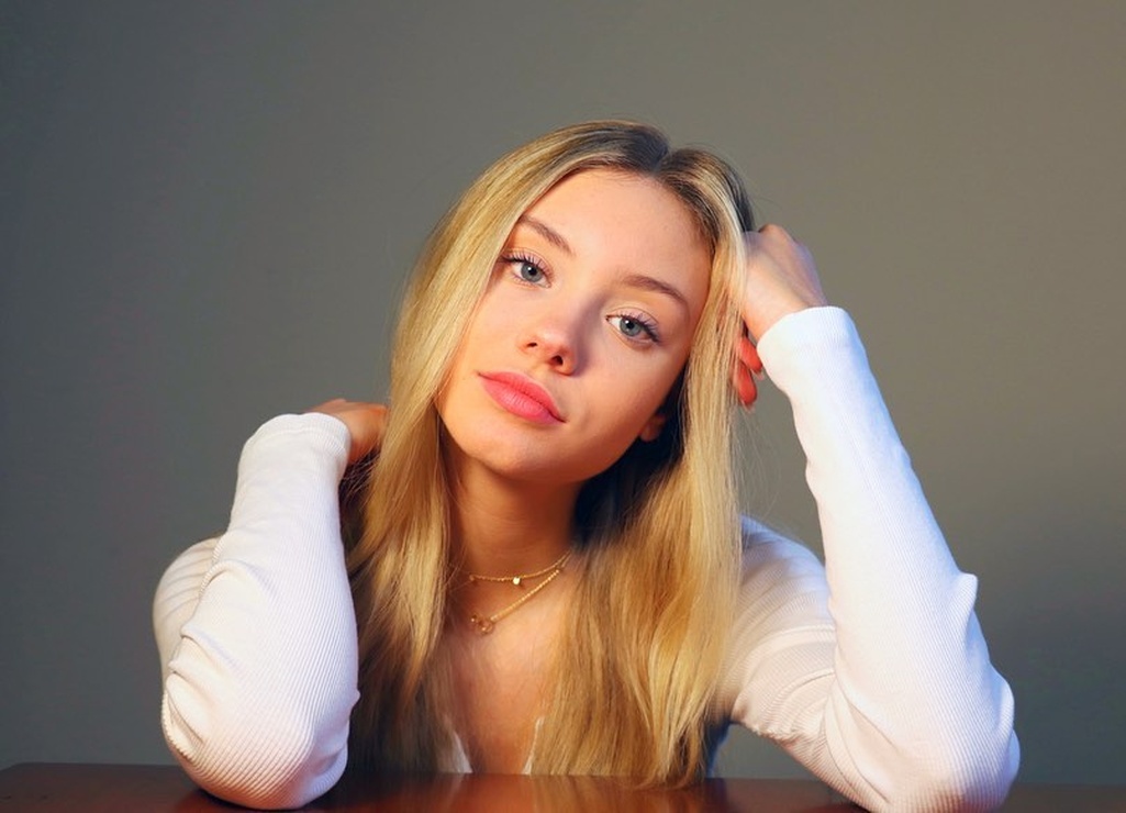 Jessica Treska picture