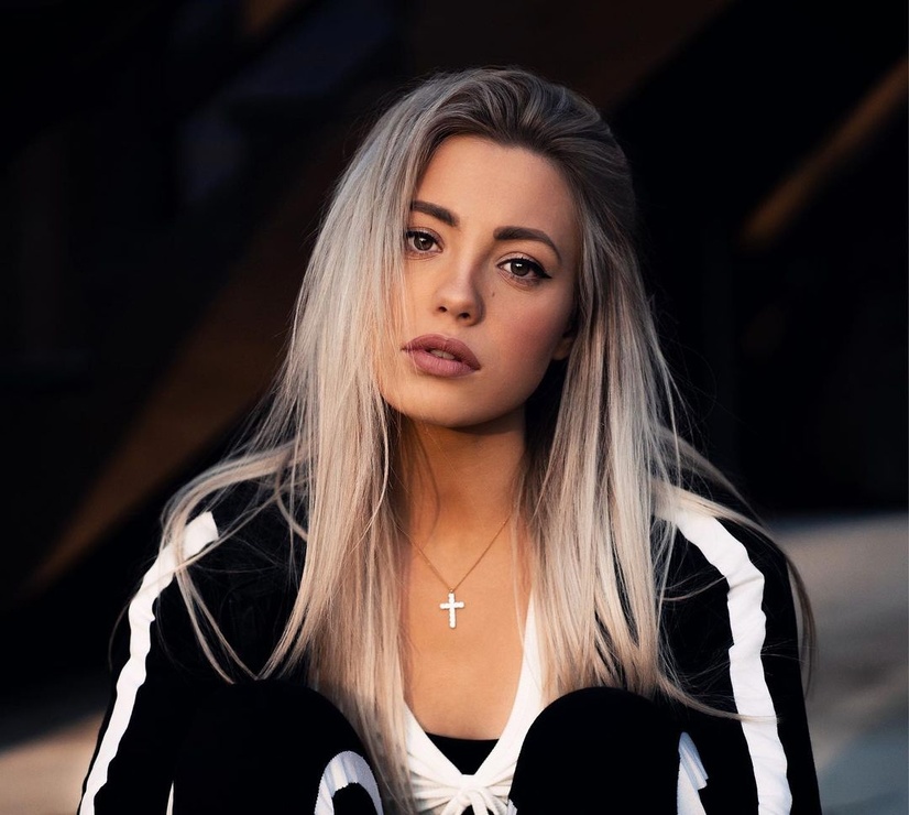 Salome Elena image