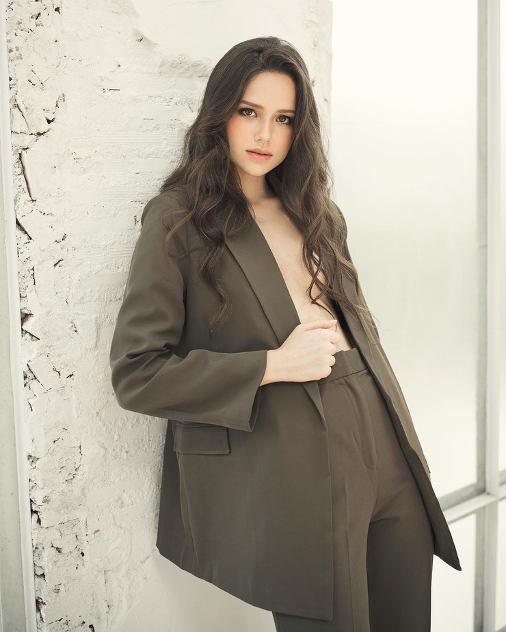 Picture of Lisa Rosh