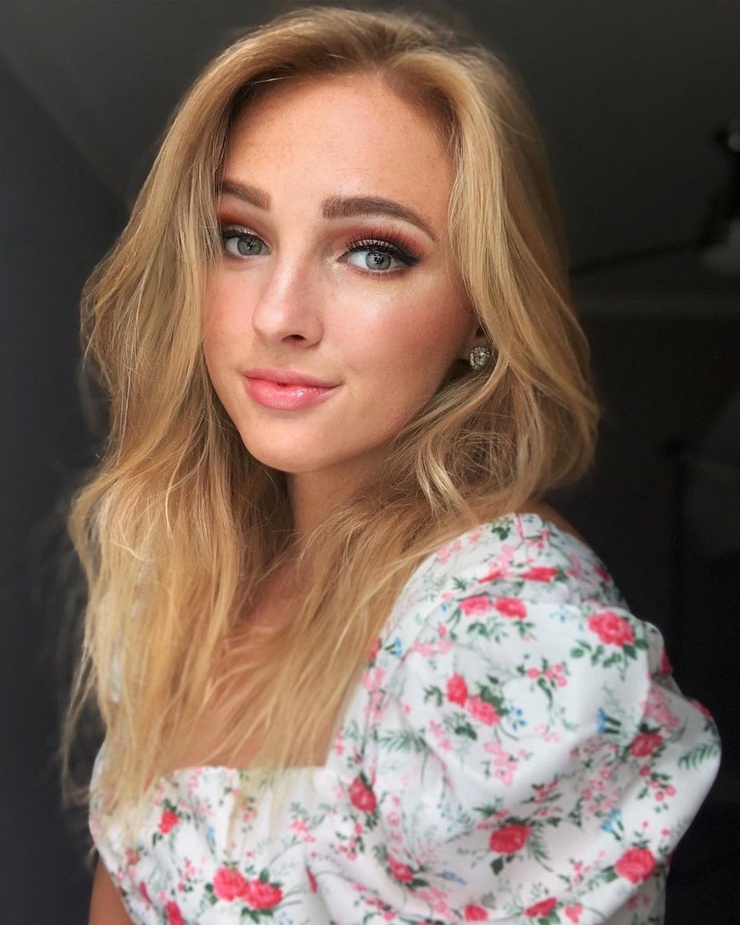 Picture of Michaela Lee