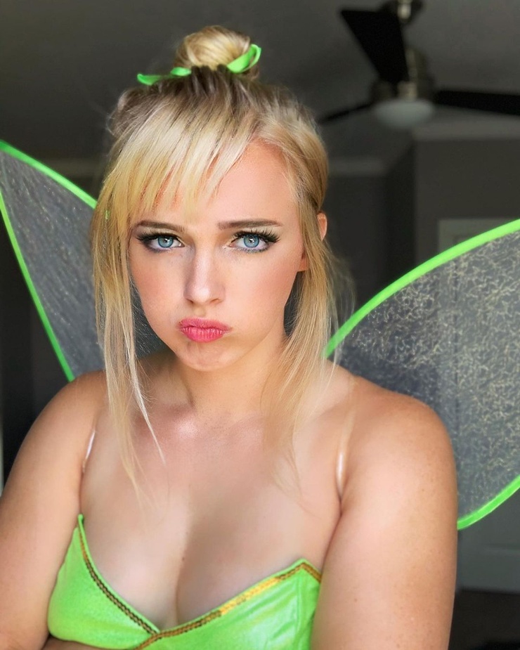 Michaela Lee picture