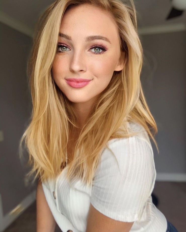 Picture of Michaela Lee