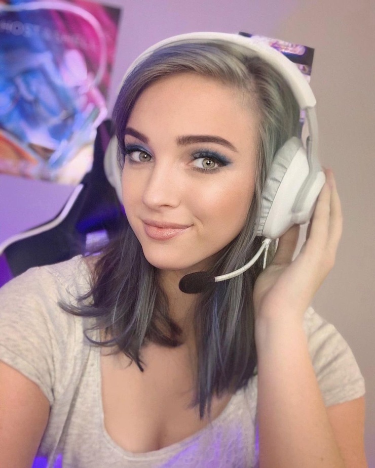 Picture of Michaela Lee