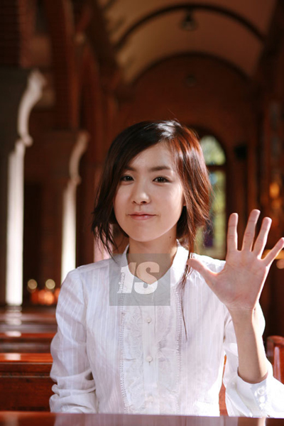 Picture of Kan Mi Youn