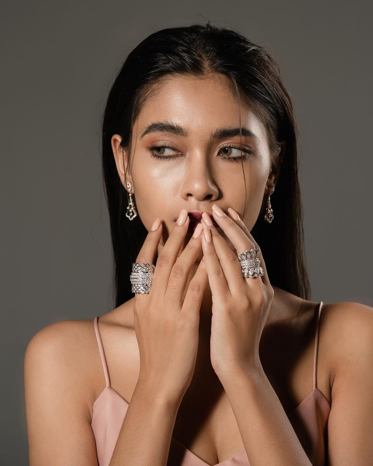 Picture of Thuzar Wint Lwin