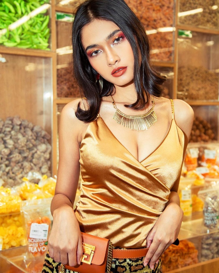 Picture of Thuzar Wint Lwin