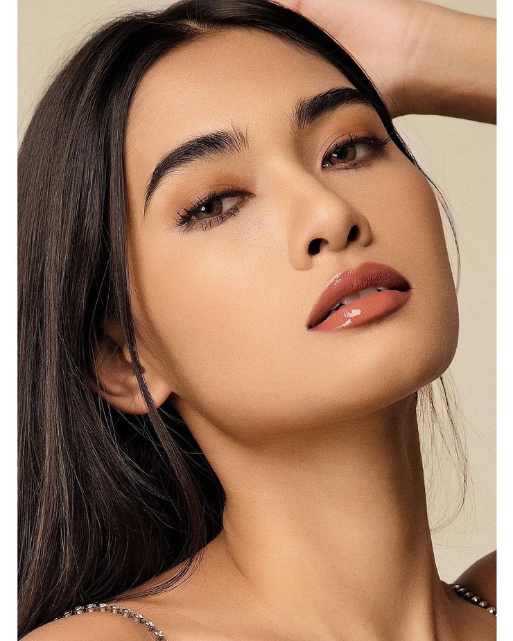 Picture of Thuzar Wint Lwin