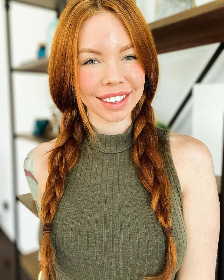 Ashley Maynard picture