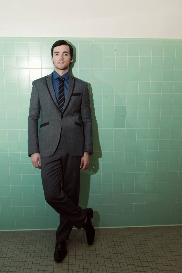 Picture of Ian Harding