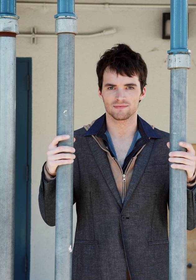 Picture of Ian Harding