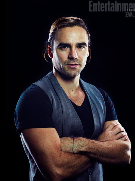 Dustin Clare image