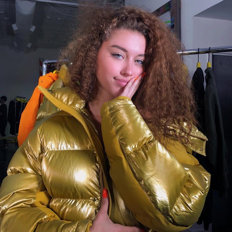 Caroline Jayna image