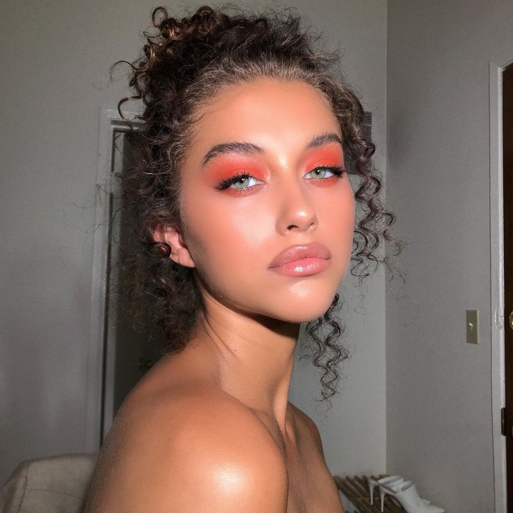 Caroline Jayna image