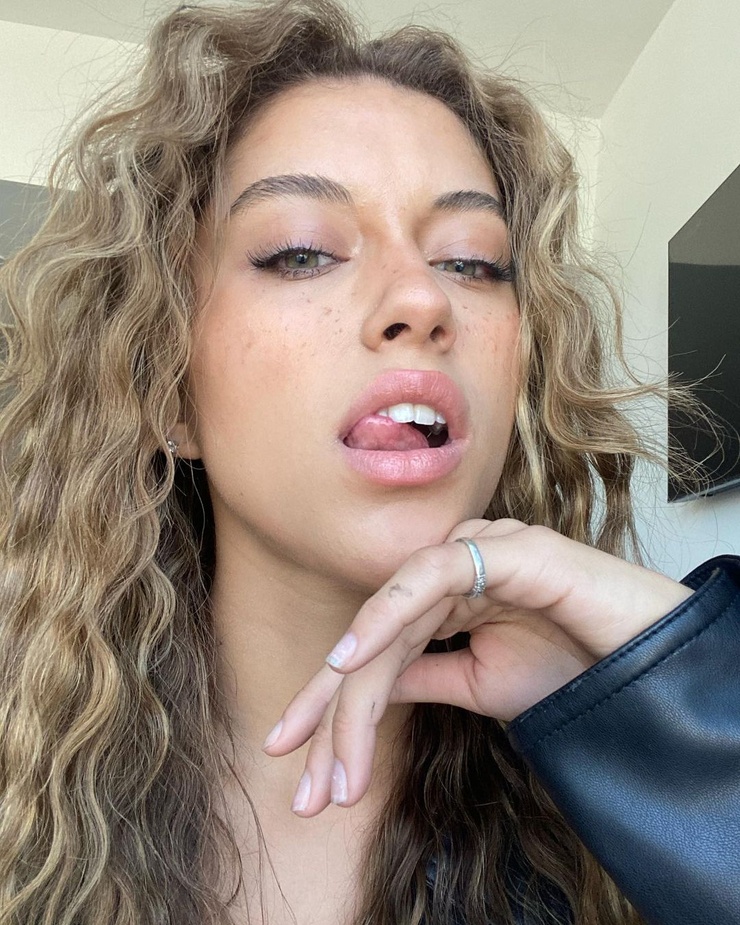 Picture of Caroline Jayna