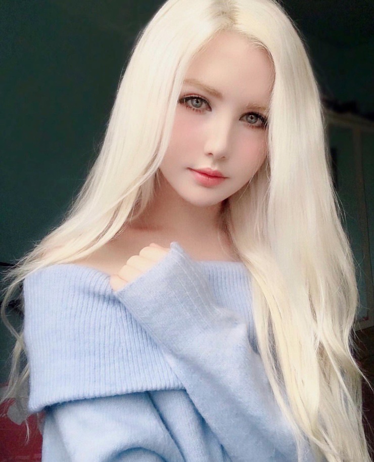 Picture of Corina Doll