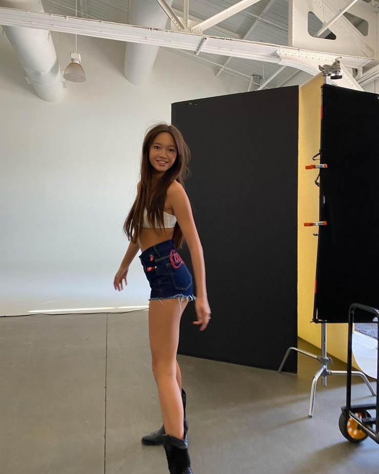 Lily Chee image