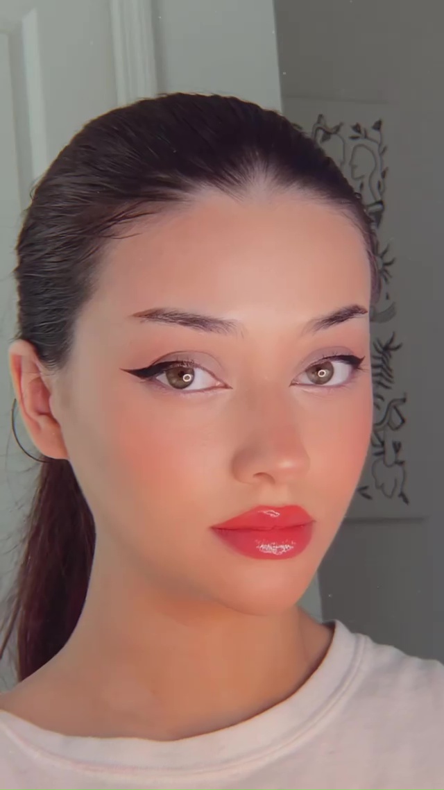 Image of Isabel Rose