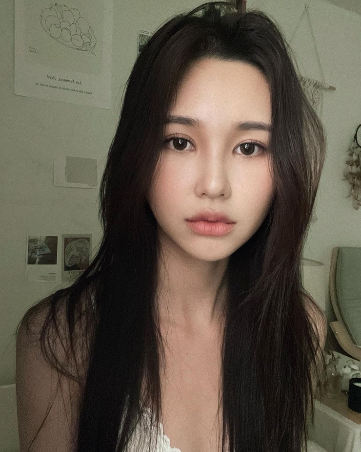 Picture of Shin Eun-ji