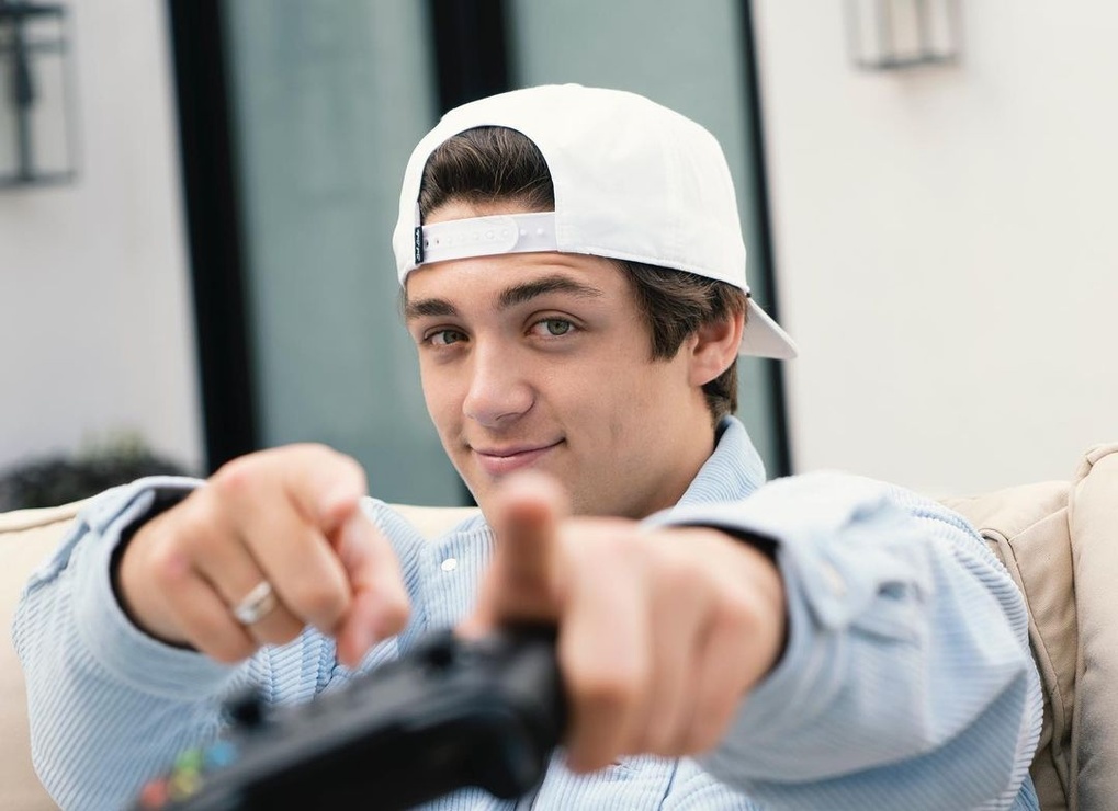 Image of Asher Angel