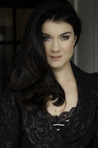 Gabrielle Miller image