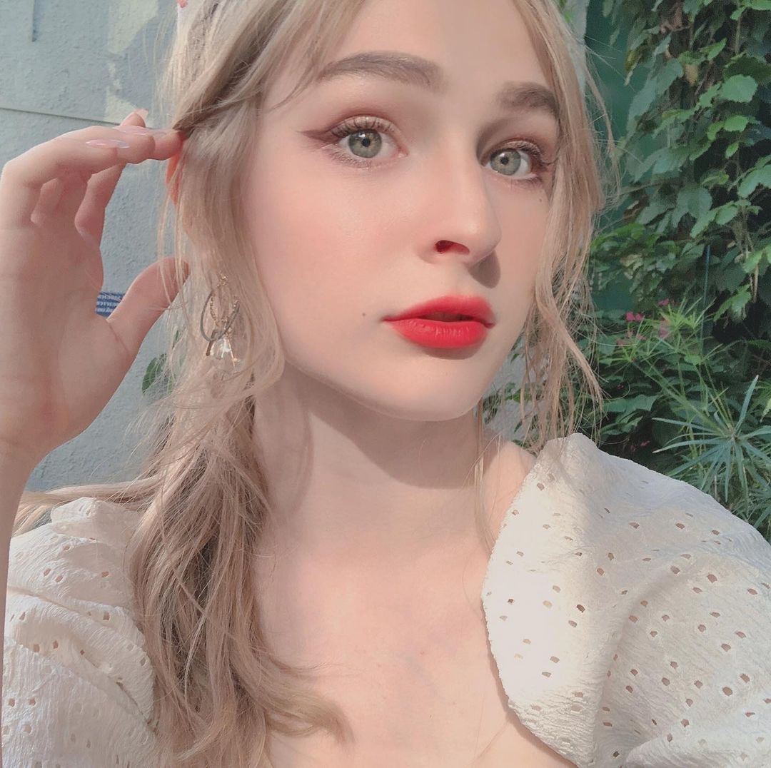 Sasha (model) picture