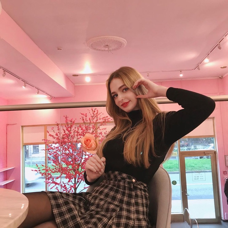 Image of Sasha (model)