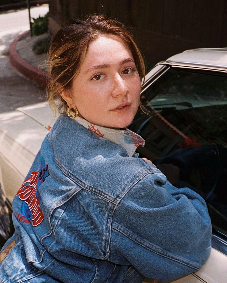 Emma Kenney image