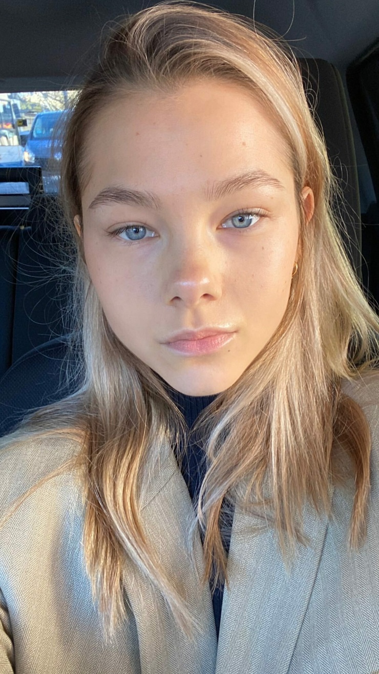 Picture of Phoebe Combes