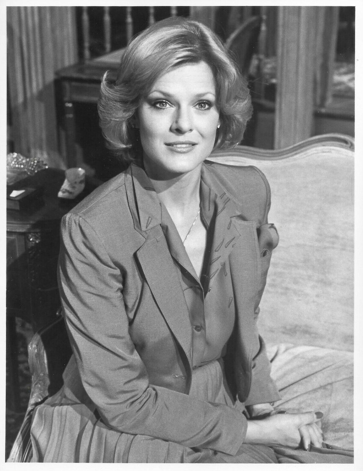 Gloria Loring