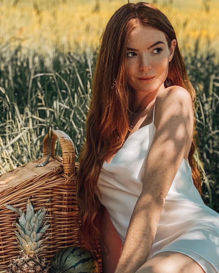 Laura Roxanna picture