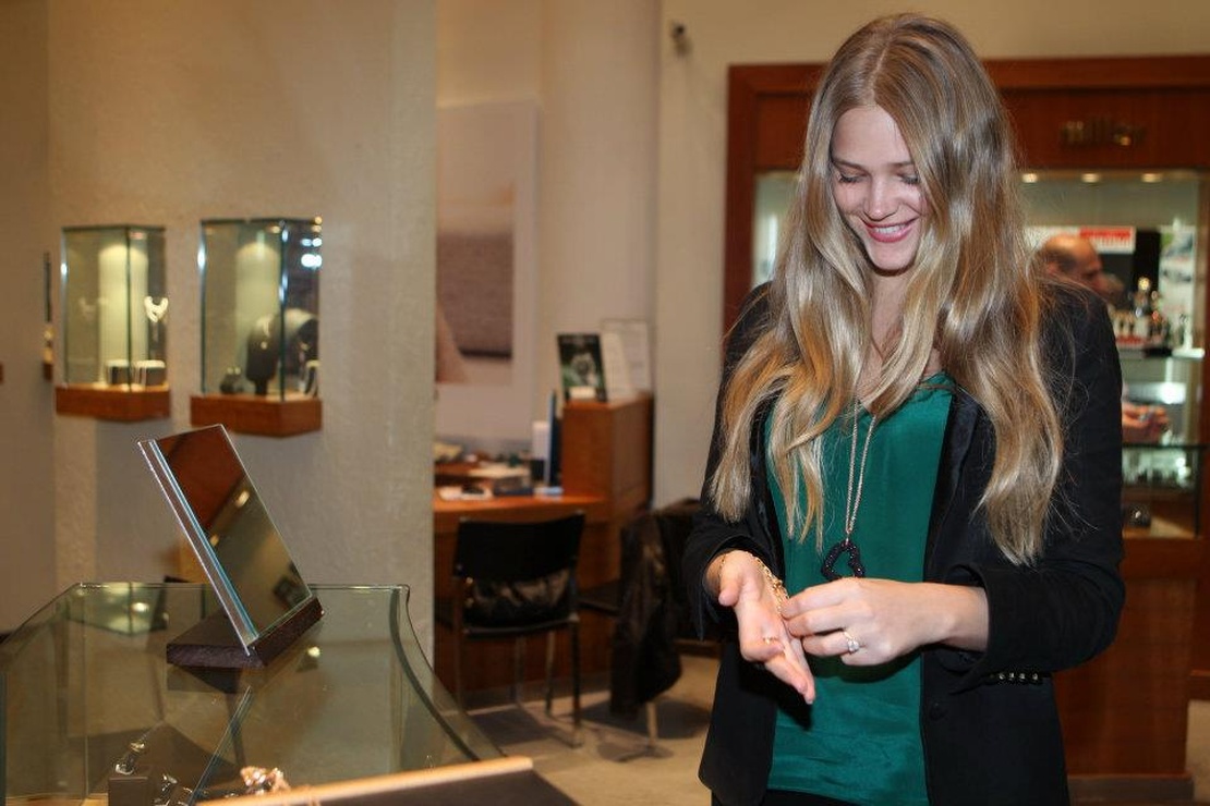 Picture of Esti Ginzburg