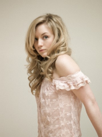 Picture of Emily Kinney