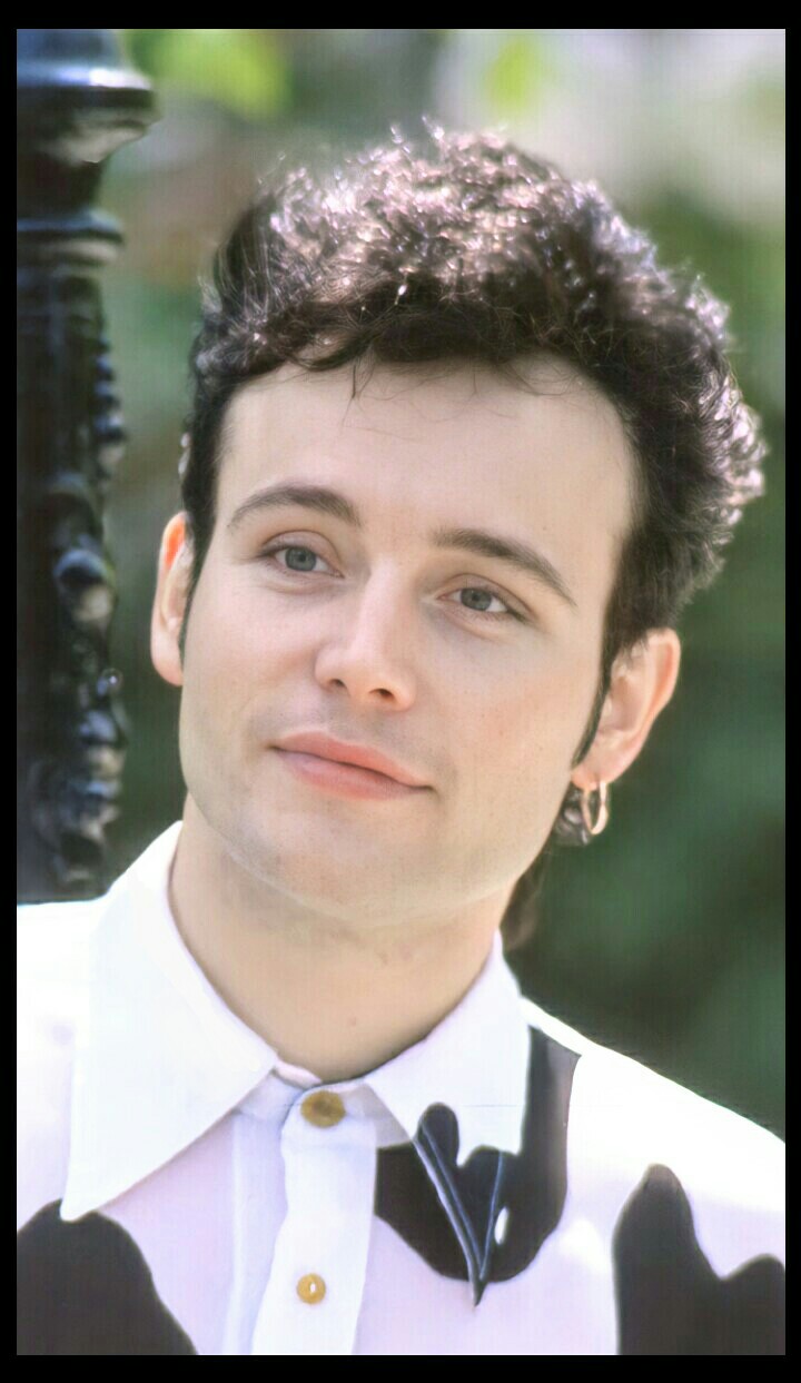 Listal - List the stuff you love! Movies, TV, music, games and books