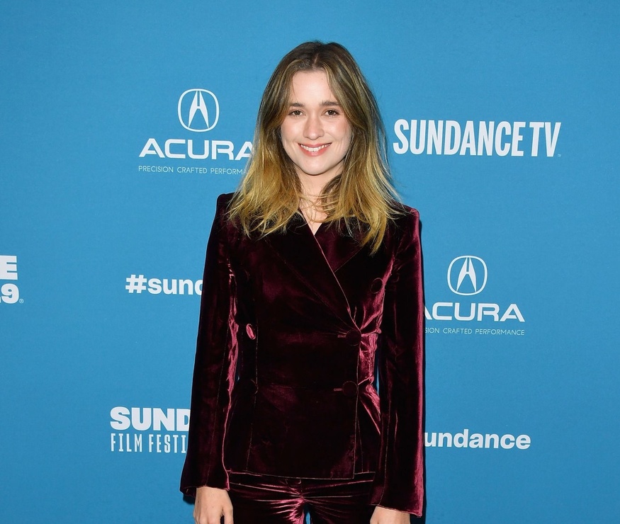 Picture of Alice Englert