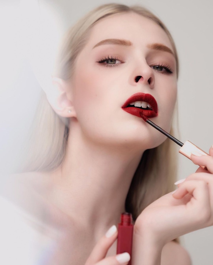 Image of Sasha (model)