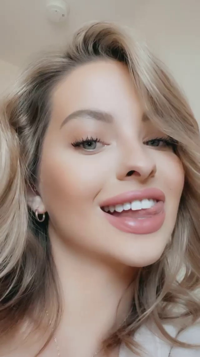 Ashley Resch picture