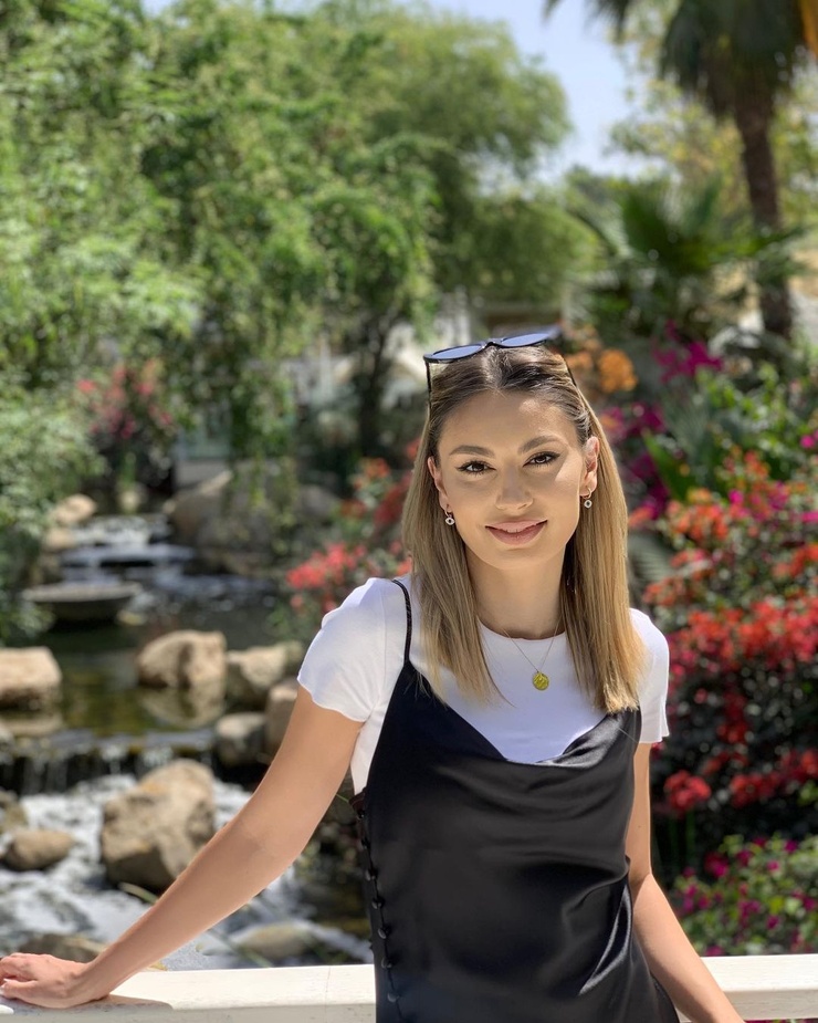 Picture of Claudia Benu